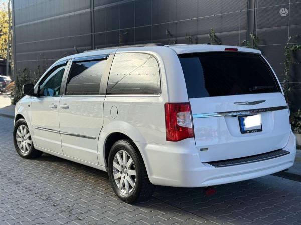 Balts Chrysler town-&-country 2014 Klaipėda, ar dzinēja tilpumu 3.60 L un nobraukumu 248 tūkst. km par 7950 €, foto 8 vietnē AUTOMOTO.COM.LV