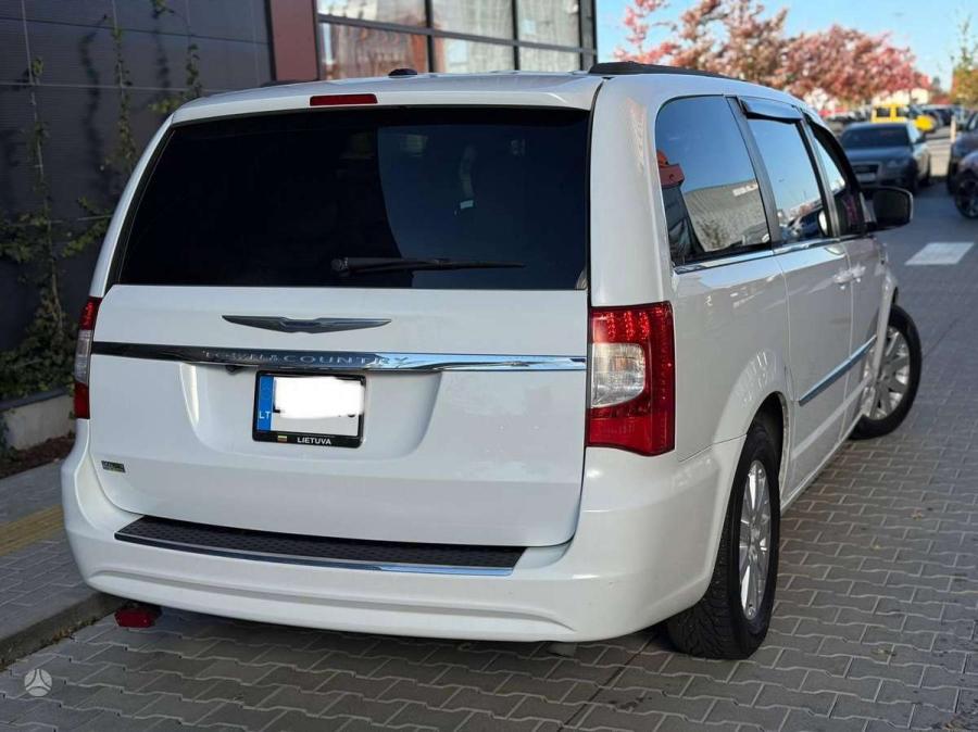 Balts Chrysler town-&-country 2014 Klaipėda, ar dzinēja tilpumu 3.60 L un nobraukumu 248 tūkst. km par 7950 €, foto 12 vietnē AUTOMOTO.COM.LV