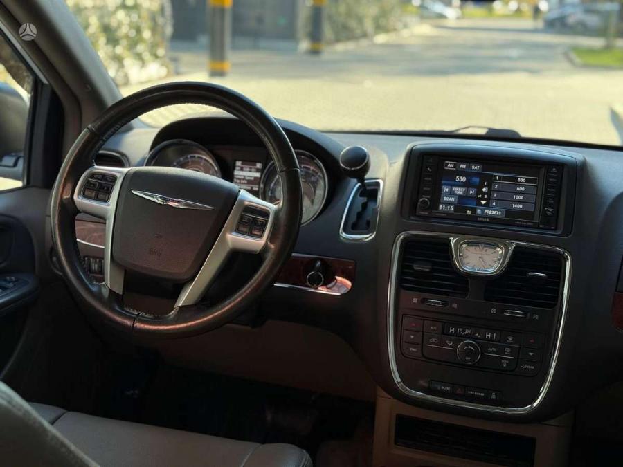 Balts Chrysler town-&-country 2014 Klaipėda, ar dzinēja tilpumu 3.60 L un nobraukumu 248 tūkst. km par 7950 €, foto 15 vietnē AUTOMOTO.COM.LV