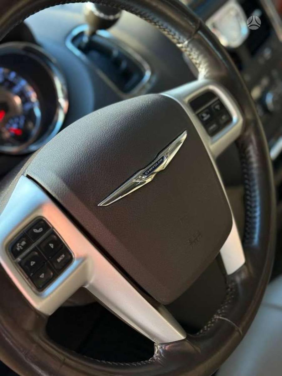 Balts Chrysler town-&-country 2014 Klaipėda, ar dzinēja tilpumu 3.60 L un nobraukumu 248 tūkst. km par 7950 €, foto 18 vietnē AUTOMOTO.COM.LV
