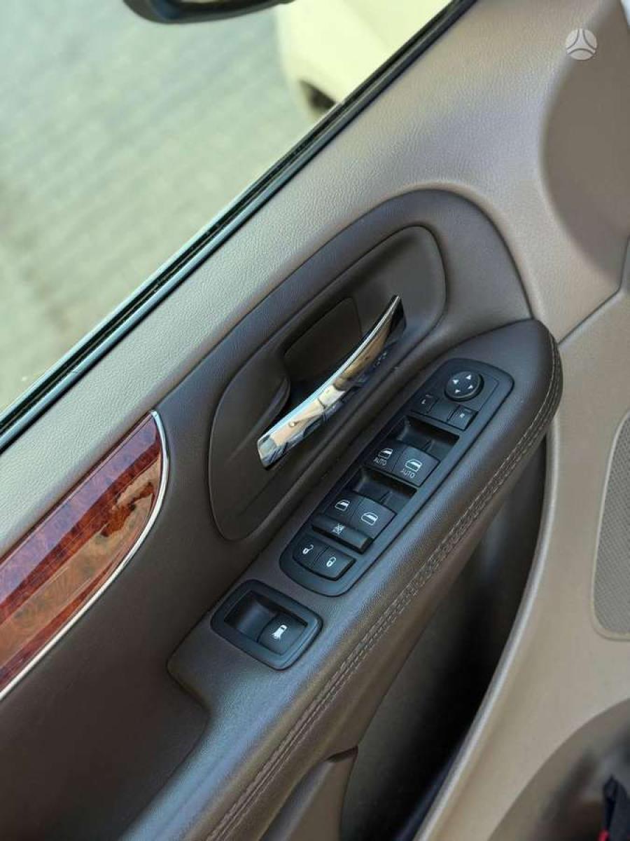 Balts Chrysler town-&-country 2014 Klaipėda, ar dzinēja tilpumu 3.60 L un nobraukumu 248 tūkst. km par 7950 €, foto 23 vietnē AUTOMOTO.COM.LV