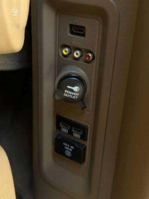 Balts Chrysler town-&-country 2014 Klaipėda, ar dzinēja tilpumu 3.60 L un nobraukumu 248 tūkst. km par 7950 €, foto 25 vietnē AUTOMOTO.COM.LV