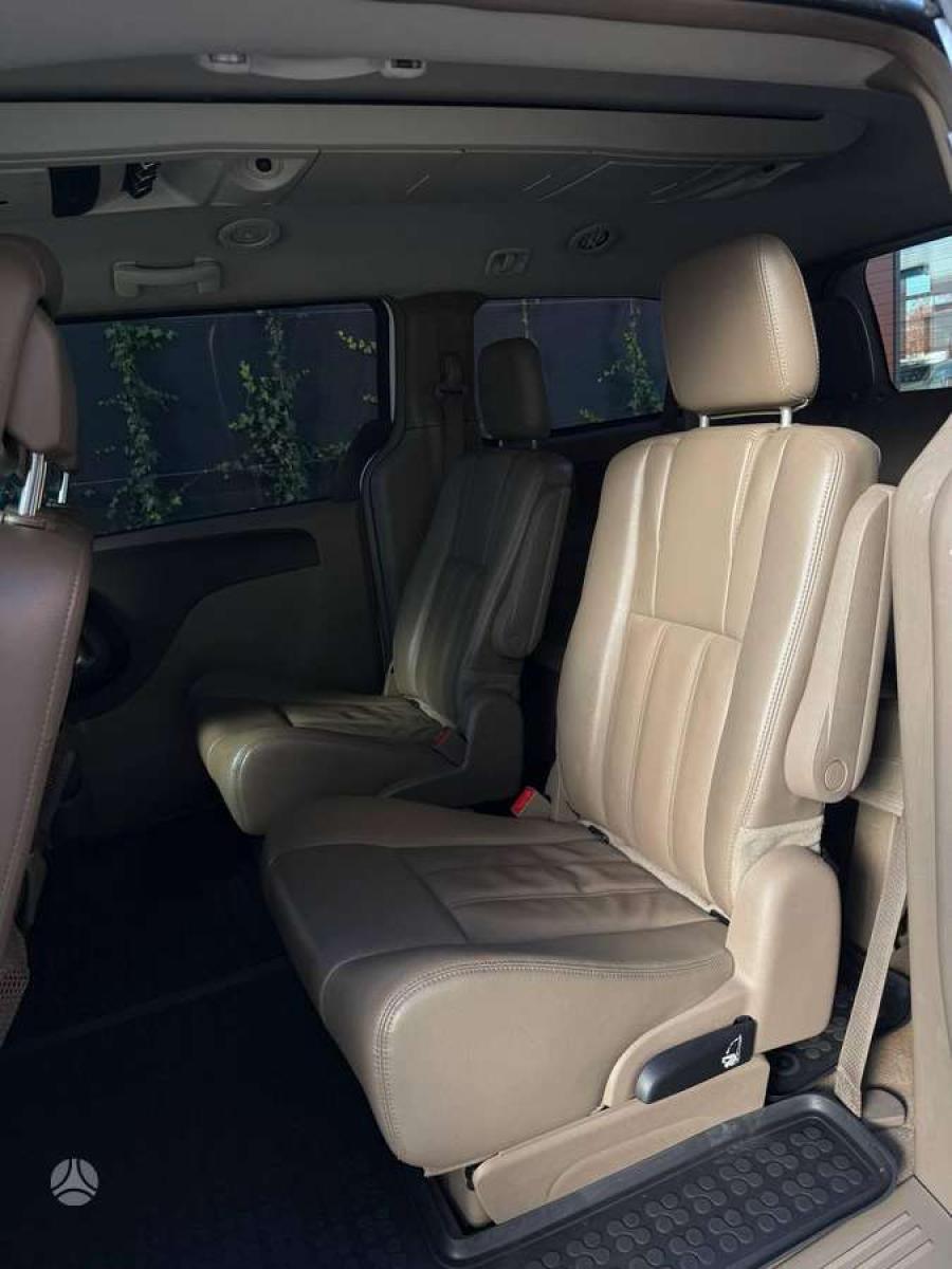 Balts Chrysler town-&-country 2014 Klaipėda, ar dzinēja tilpumu 3.60 L un nobraukumu 248 tūkst. km par 7950 €, foto 27 vietnē AUTOMOTO.COM.LV
