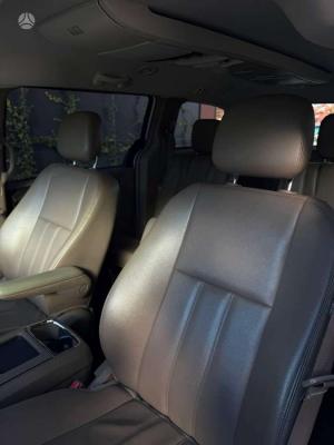 Balts Chrysler town-&-country 2014 Klaipėda, ar dzinēja tilpumu 3.60 L un nobraukumu 248 tūkst. km par 7950 €, foto 29 vietnē AUTOMOTO.COM.LV