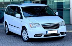 White Chrysler town-&-country 2014 in Klaipeda, with an engine capacity of 3.60 L and mileage of 248 thousand km for 7850 €, photo 5 on AUTOMOTO.COM.LV