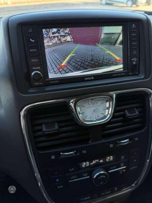 White Chrysler town-&-country 2014 in Klaipeda, with an engine capacity of 3.60 L and mileage of 248 thousand km for 7850 €, photo 16 on AUTOMOTO.COM.LV