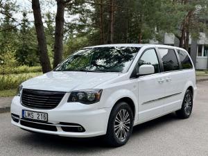 Balts Chrysler town-&-country 2014 Viļņa, ar dzinēja tilpumu 3.60 L un nobraukumu 379 tūkst. km par 5800 €, foto  vietnē AUTOMOTO.COM.LV