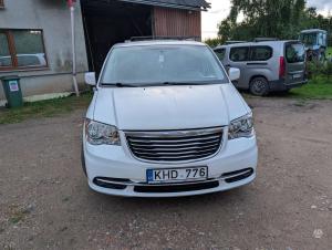 Balts Chrysler town-&-country 2014 Kauņa, ar dzinēja tilpumu 3.60 L un nobraukumu 263 tūkst. km par 6000 €, foto 3 vietnē AUTOMOTO.COM.LV