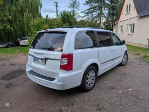 Balts Chrysler town-&-country 2014 Kauņa, ar dzinēja tilpumu 3.60 L un nobraukumu 263 tūkst. km par 6000 €, foto 4 vietnē AUTOMOTO.COM.LV