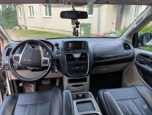 Balts Chrysler town-&-country 2014 Kauņa, ar dzinēja tilpumu 3.60 L un nobraukumu 263 tūkst. km par 6000 €, foto 5 vietnē AUTOMOTO.COM.LV