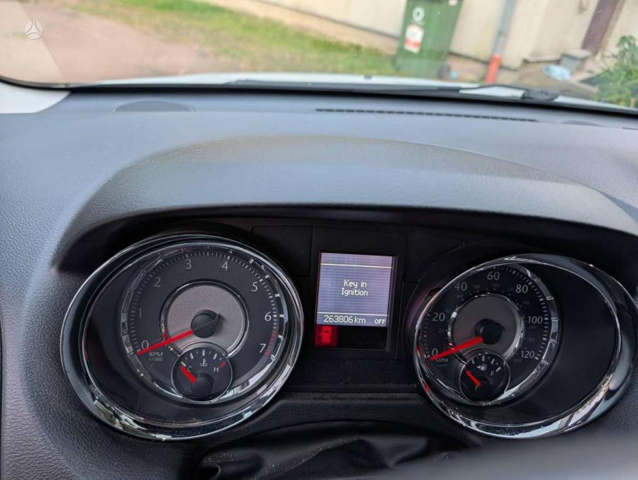 Balts Chrysler town-&-country 2014 Kauņa, ar dzinēja tilpumu 3.60 L un nobraukumu 263 tūkst. km par 6000 €, foto 7 vietnē AUTOMOTO.COM.LV
