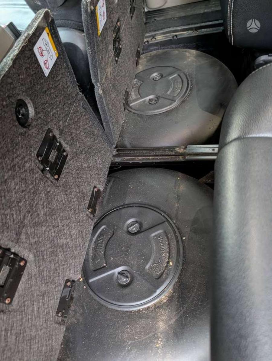 Balts Chrysler town-&-country 2014 Kauņa, ar dzinēja tilpumu 3.60 L un nobraukumu 263 tūkst. km par 6000 €, foto 8 vietnē AUTOMOTO.COM.LV