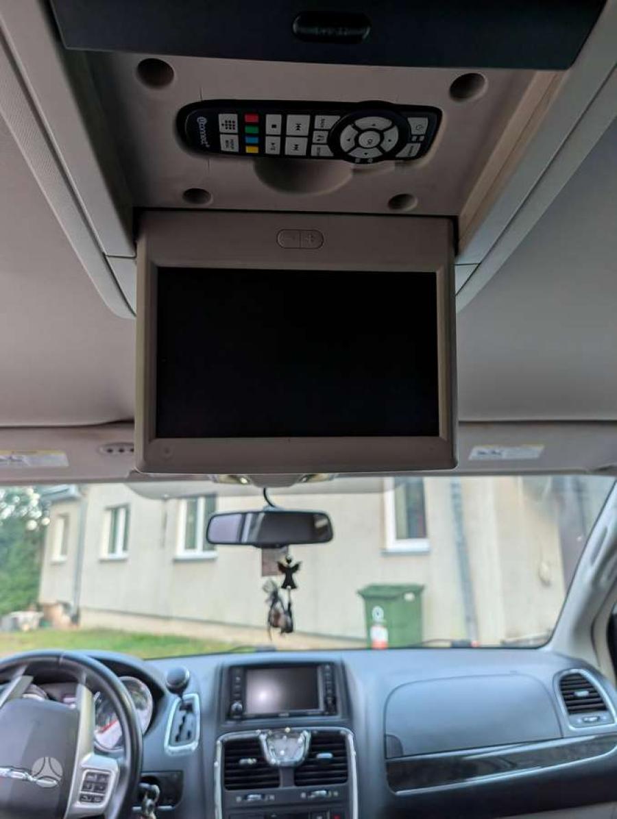 Balts Chrysler town-&-country 2014 Kauņa, ar dzinēja tilpumu 3.60 L un nobraukumu 263 tūkst. km par 6000 €, foto 9 vietnē AUTOMOTO.COM.LV