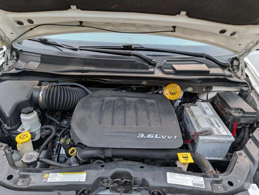 Balts Chrysler town-&-country 2014 Kauņa, ar dzinēja tilpumu 3.60 L un nobraukumu 263 tūkst. km par 6000 €, foto 11 vietnē AUTOMOTO.COM.LV