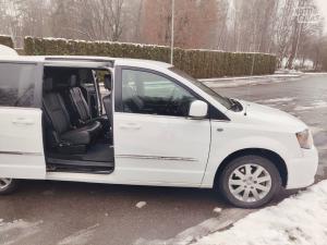 White Chrysler town-&-country 2015 in Vilnius, with an engine capacity of 3.60 L and mileage of 197 thousand km for 9200 €, photo 6 on AUTOMOTO.COM.LV
