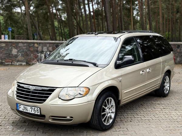 Yellow Chrysler town-&-country 2007 in Klaipeda, with an engine capacity of 3.80 L and mileage of 243 thousand km for 2200 €, photo 1 on AUTOMOTO.COM.LV