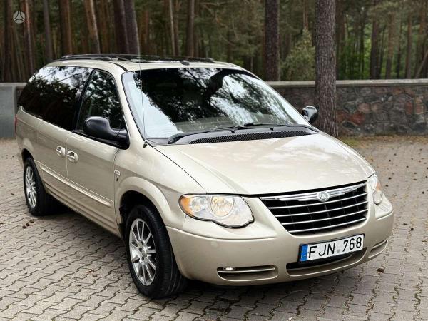 Yellow Chrysler town-&-country 2007 in Klaipeda, with an engine capacity of 3.80 L and mileage of 243 thousand km for 2200 €, photo 3 on AUTOMOTO.COM.LV