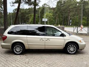 Yellow Chrysler town-&-country 2007 in Klaipeda, with an engine capacity of 3.80 L and mileage of 243 thousand km for 2200 €, photo 5 on AUTOMOTO.COM.LV