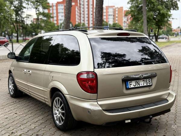 Yellow Chrysler town-&-country 2007 in Klaipeda, with an engine capacity of 3.80 L and mileage of 243 thousand km for 2200 €, photo 7 on AUTOMOTO.COM.LV