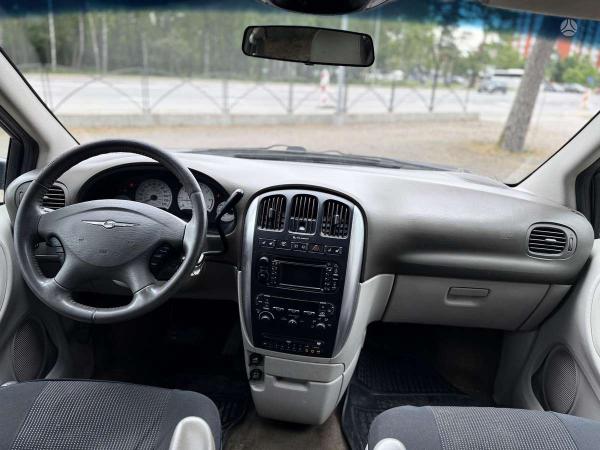 Yellow Chrysler town-&-country 2007 in Klaipeda, with an engine capacity of 3.80 L and mileage of 243 thousand km for 2200 €, photo 8 on AUTOMOTO.COM.LV
