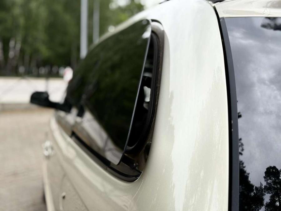 Yellow Chrysler town-&-country 2007 in Klaipeda, with an engine capacity of 3.80 L and mileage of 243 thousand km for 2200 €, photo 18 on AUTOMOTO.COM.LV