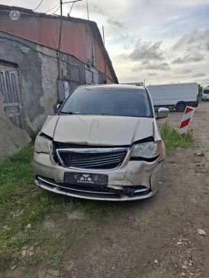 Yellow Chrysler town-&-country 2012 in Klaipeda, with an engine capacity of 3.60 L and mileage of 211 thousand km for 3500 €, photo 3 on AUTOMOTO.COM.LV