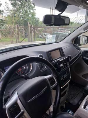 Yellow Chrysler town-&-country 2012 in Klaipeda, with an engine capacity of 3.60 L and mileage of 211 thousand km for 3500 €, photo 7 on AUTOMOTO.COM.LV