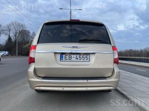 Dzeltens Chrysler town-&-country 2014 Rīga, ar dzinēja tilpumu 3.60 L un nobraukumu 251 tūkst. km par 8400 €, foto 6 vietnē AUTOMOTO.COM.LV