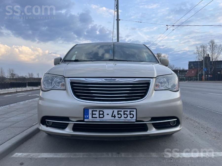 Dzeltens Chrysler town-&-country 2014 Rīga, ar dzinēja tilpumu 3.60 L un nobraukumu 251 tūkst. km par 8400 €, foto 8 vietnē AUTOMOTO.COM.LV