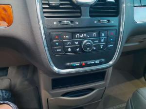 Yellow Chrysler town-&-country 2015 in Alytus, with an engine capacity of 3.60 L and mileage of 132 thousand km for 9000 €, photo 9 on AUTOMOTO.COM.LV