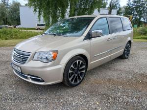 Yellow Chrysler town-&-country 2013 in Tartu, with an engine capacity of 3.60 L and mileage of 413 thousand km for 7990 €, photo  on AUTOMOTO.COM.LV