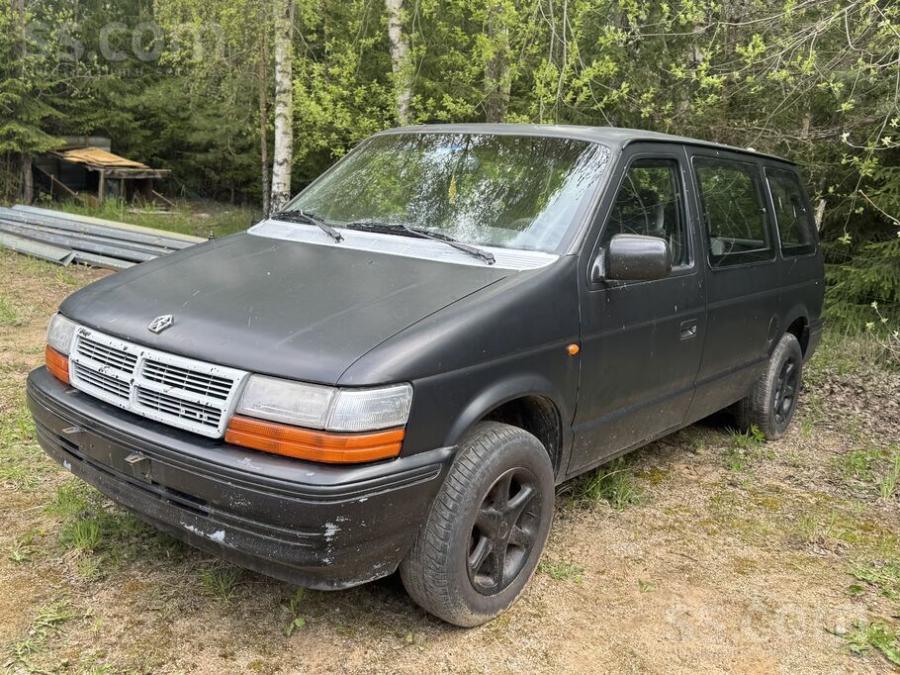 Melns Chrysler Voyager 1987 Kuldīga, ar dzinēja tilpumu 2.40 L un nobraukumu 237 tūkst. km par 650 €, foto 5 vietnē AUTOMOTO.COM.LV