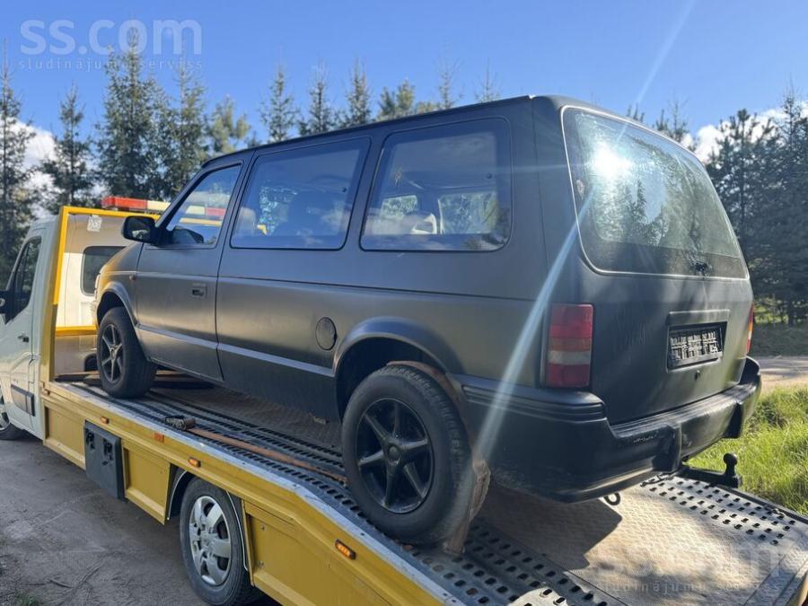 Melns Chrysler Voyager 1987 Kuldīga, ar dzinēja tilpumu 2.40 L un nobraukumu 237 tūkst. km par 650 €, foto 19 vietnē AUTOMOTO.COM.LV