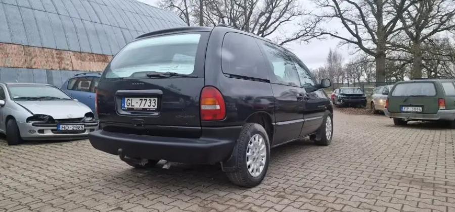 Melns Chrysler Voyager 1999 Valmiera, ar dzinēja tilpumu 2.50 L un nobraukumu 360 tūkst. km par 1400 €, foto 4 vietnē AUTOMOTO.COM.LV
