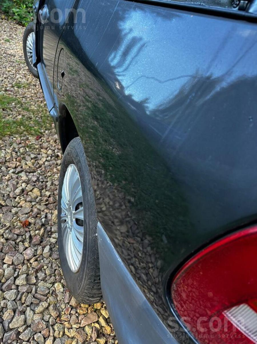 Black Chrysler Voyager 2000 in Jelgava, with an engine capacity of 2.40 L and mileage of 360 thousand km for 2000 €, photo 3 on AUTOMOTO.COM.LV