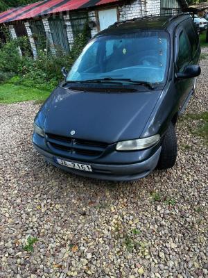 Black Chrysler Voyager 2000 in Jelgava, with an engine capacity of 2.40 L and mileage of 360 thousand km for 2000 €, photo 7 on AUTOMOTO.COM.LV