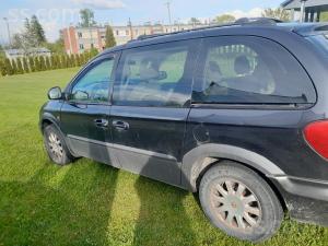 Melns Chrysler Voyager 2002 Daugavpils, ar dzinēja tilpumu 2.50 L un nobraukumu 320 tūkst. km par 2100 €, foto  vietnē AUTOMOTO.COM.LV