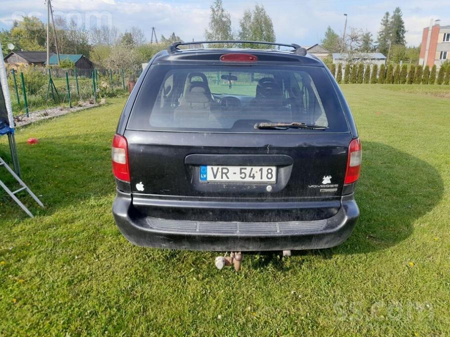 Melns Chrysler Voyager 2002 Daugavpils, ar dzinēja tilpumu 2.50 L un nobraukumu 320 tūkst. km par 2100 €, foto 2 vietnē AUTOMOTO.COM.LV