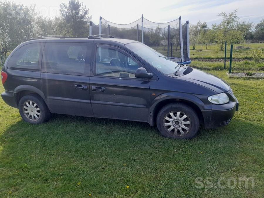 Melns Chrysler Voyager 2002 Daugavpils, ar dzinēja tilpumu 2.50 L un nobraukumu 320 tūkst. km par 2100 €, foto 3 vietnē AUTOMOTO.COM.LV