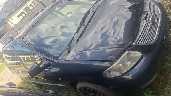 Melns Chrysler Voyager 2002 Kauņa, ar dzinēja tilpumu 2.40 L un nobraukumu 300 tūkst. km par 370 €, foto 1 vietnē AUTOMOTO.COM.LV