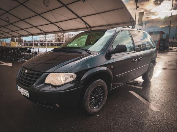 Black Chrysler Voyager 2004 in Kaunas, with an engine capacity of 2.50 L and mileage of 360 thousand km for 1600 €, photo 3 on AUTOMOTO.COM.LV