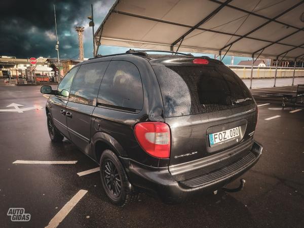 Black Chrysler Voyager 2004 in Kaunas, with an engine capacity of 2.50 L and mileage of 360 thousand km for 1600 €, photo 8 on AUTOMOTO.COM.LV