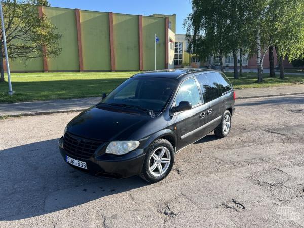 Black Chrysler Voyager 2004 in Silute, with an engine capacity of 2.50 L and mileage of 398 thousand km for 650 €, photo 1 on AUTOMOTO.COM.LV