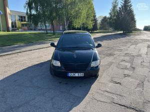 Black Chrysler Voyager 2004 in Silute, with an engine capacity of 2.50 L and mileage of 398 thousand km for 650 €, photo 3 on AUTOMOTO.COM.LV