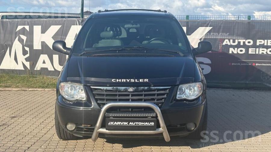 Black Chrysler Voyager 2004 in Liepaja, with an engine capacity of 2.50 L and mileage of 420 thousand km for 2350 €, photo 1 on AUTOMOTO.COM.LV