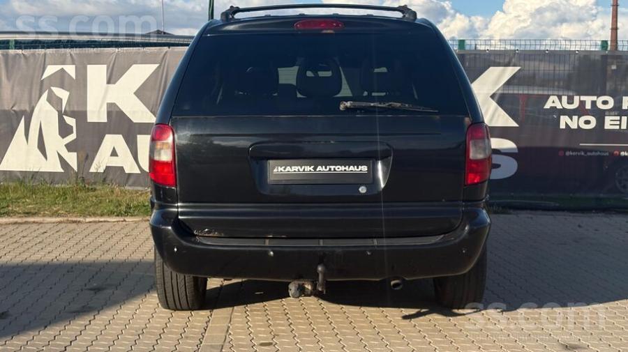 Black Chrysler Voyager 2004 in Liepaja, with an engine capacity of 2.50 L and mileage of 420 thousand km for 2350 €, photo 6 on AUTOMOTO.COM.LV