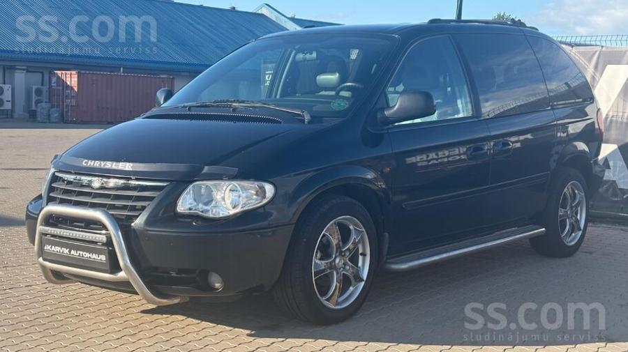 Black Chrysler Voyager 2004 in Liepaja, with an engine capacity of 2.50 L and mileage of 420 thousand km for 2350 €, photo 9 on AUTOMOTO.COM.LV