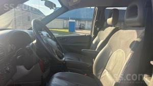Black Chrysler Voyager 2004 in Liepaja, with an engine capacity of 2.50 L and mileage of 420 thousand km for 2350 €, photo 11 on AUTOMOTO.COM.LV