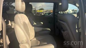 Black Chrysler Voyager 2004 in Liepaja, with an engine capacity of 2.50 L and mileage of 420 thousand km for 2350 €, photo 22 on AUTOMOTO.COM.LV