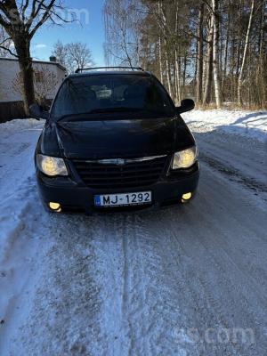 Black Chrysler Voyager 2005 in Riga, with an engine capacity of 2.80 L and mileage of 265 thousand km for 2750 €, photo 7 on AUTOMOTO.COM.LV
